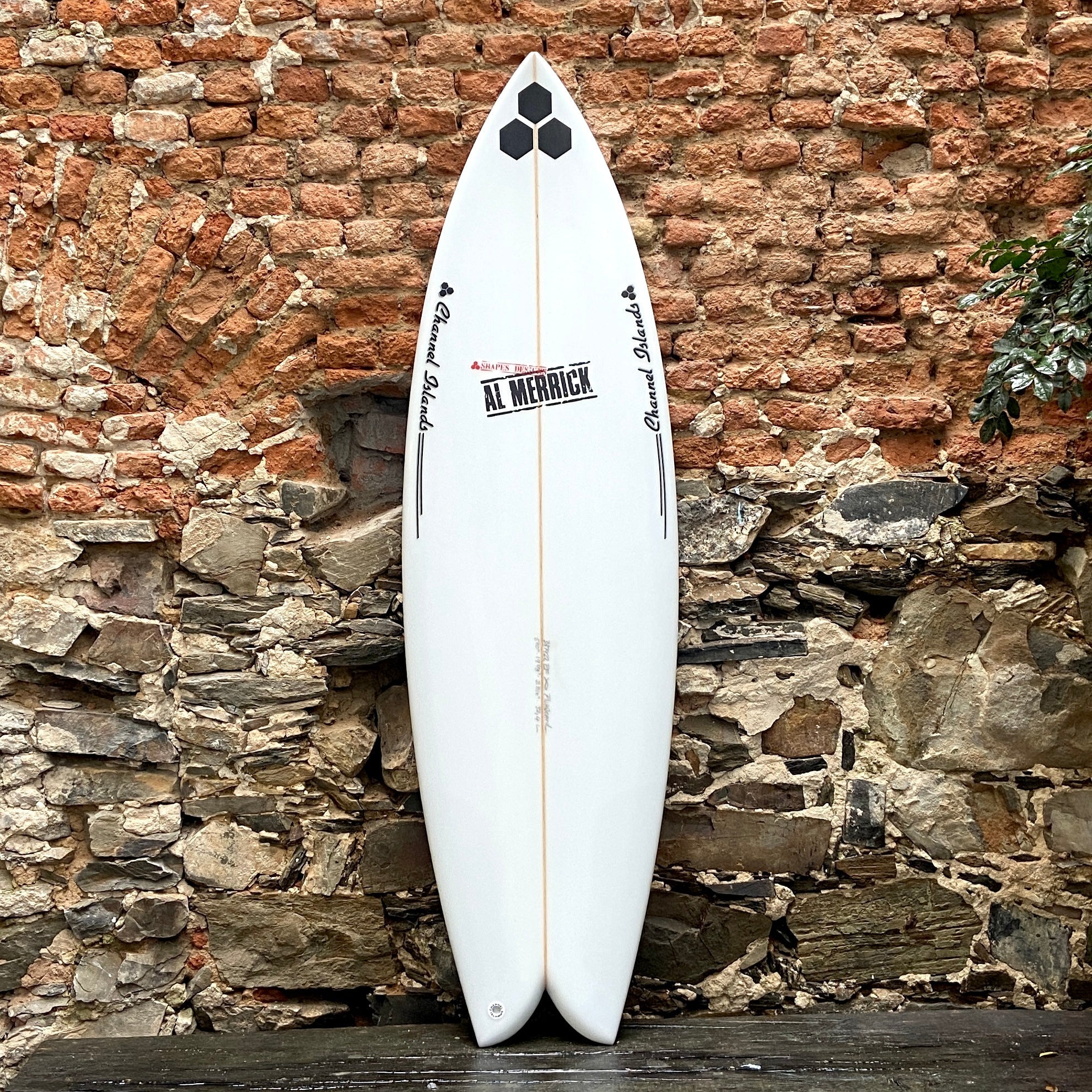 BUY SECOND HAND SURFBOARDS AT KEEP IT SIMPLE SURF CAPE TOWN